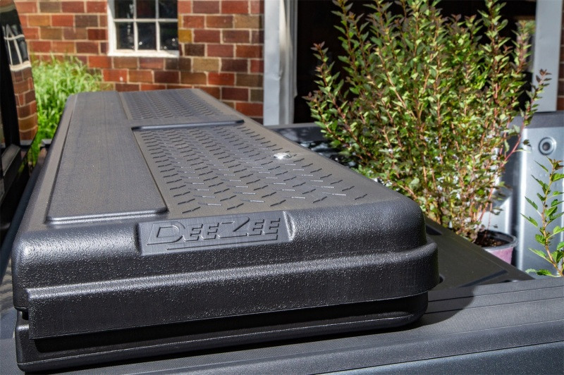 Deezee Universal Tool Box - Specialty Crossover Toolbox Plastic Mid ...