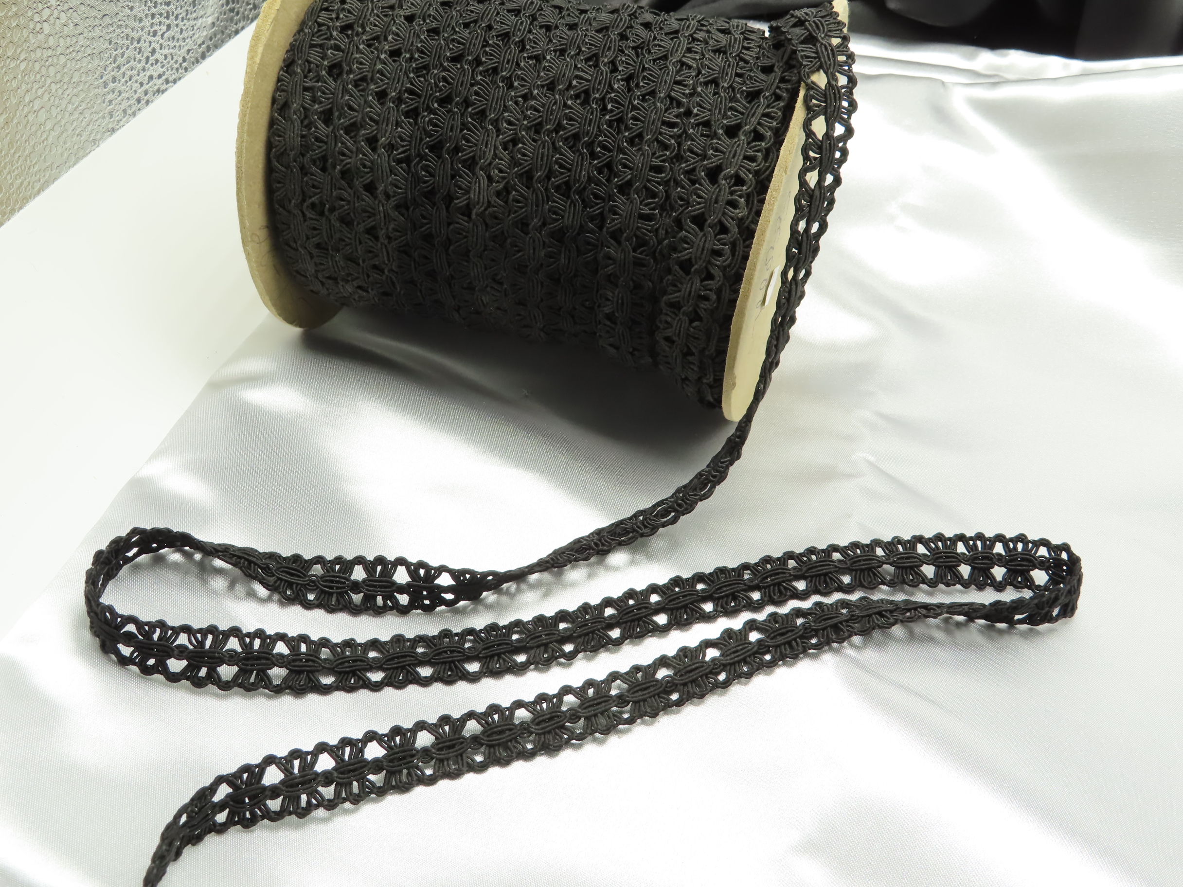 Braid 5/8" 16mm Fancy Rayon Black Per Yard - Patchwork Panda Trims