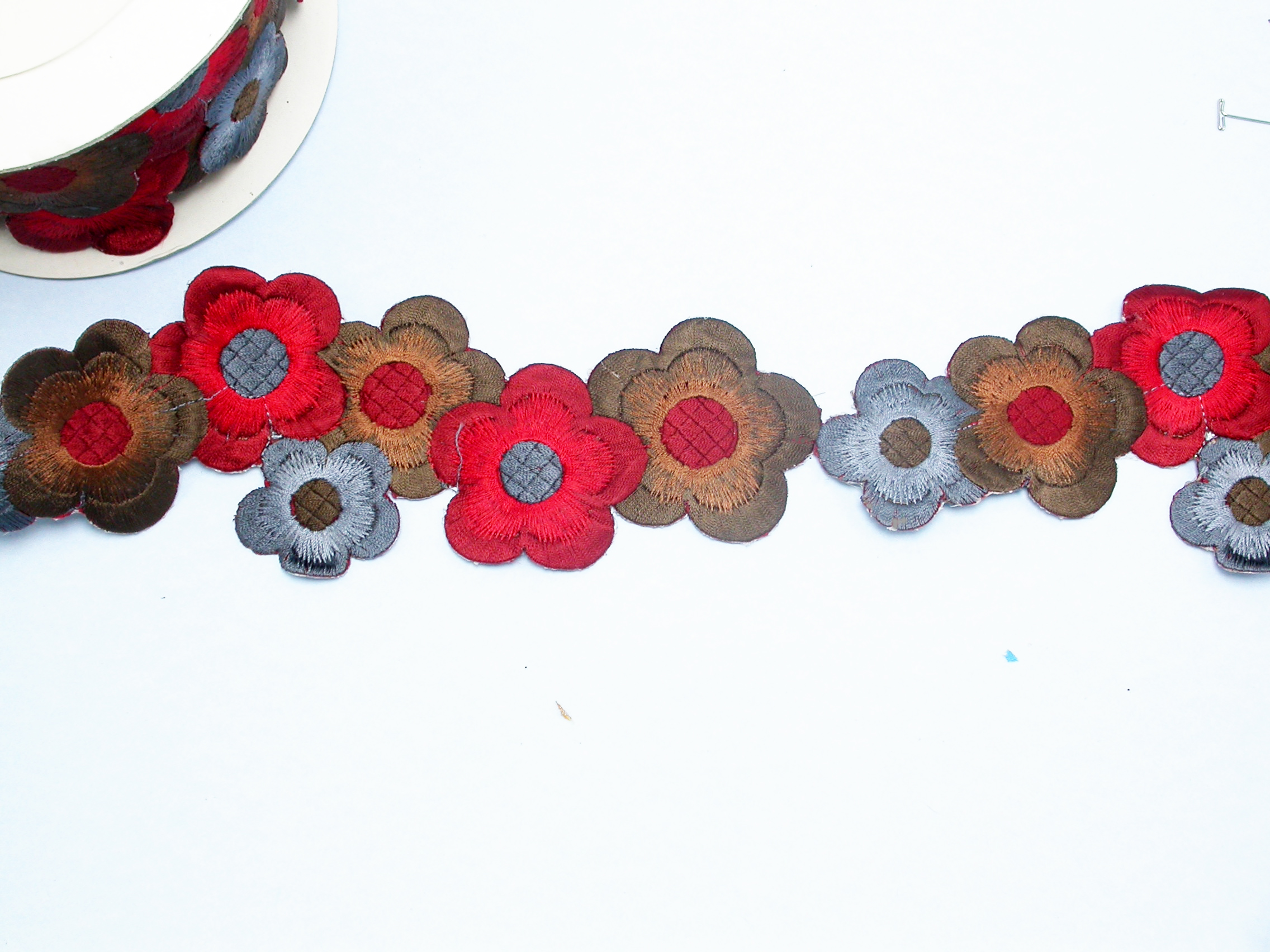 Embroidered Saree Border Jumbo Daisy Flowers 83mm 3 1/4 wide" - Patchwork Panda Trims