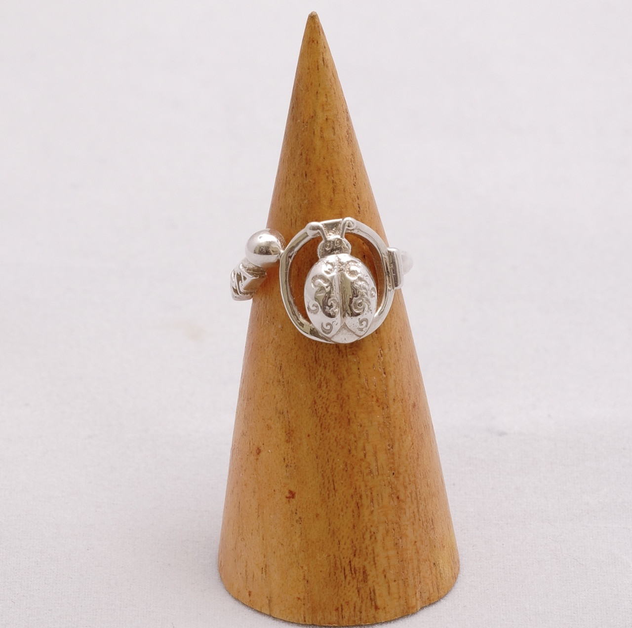 Sigma Sigma Sigma Ring - GreeKeys.com