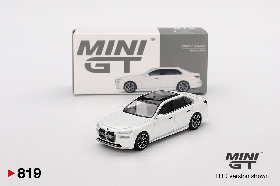 Mini GT BMW i7 xDrive60 Mineral White
