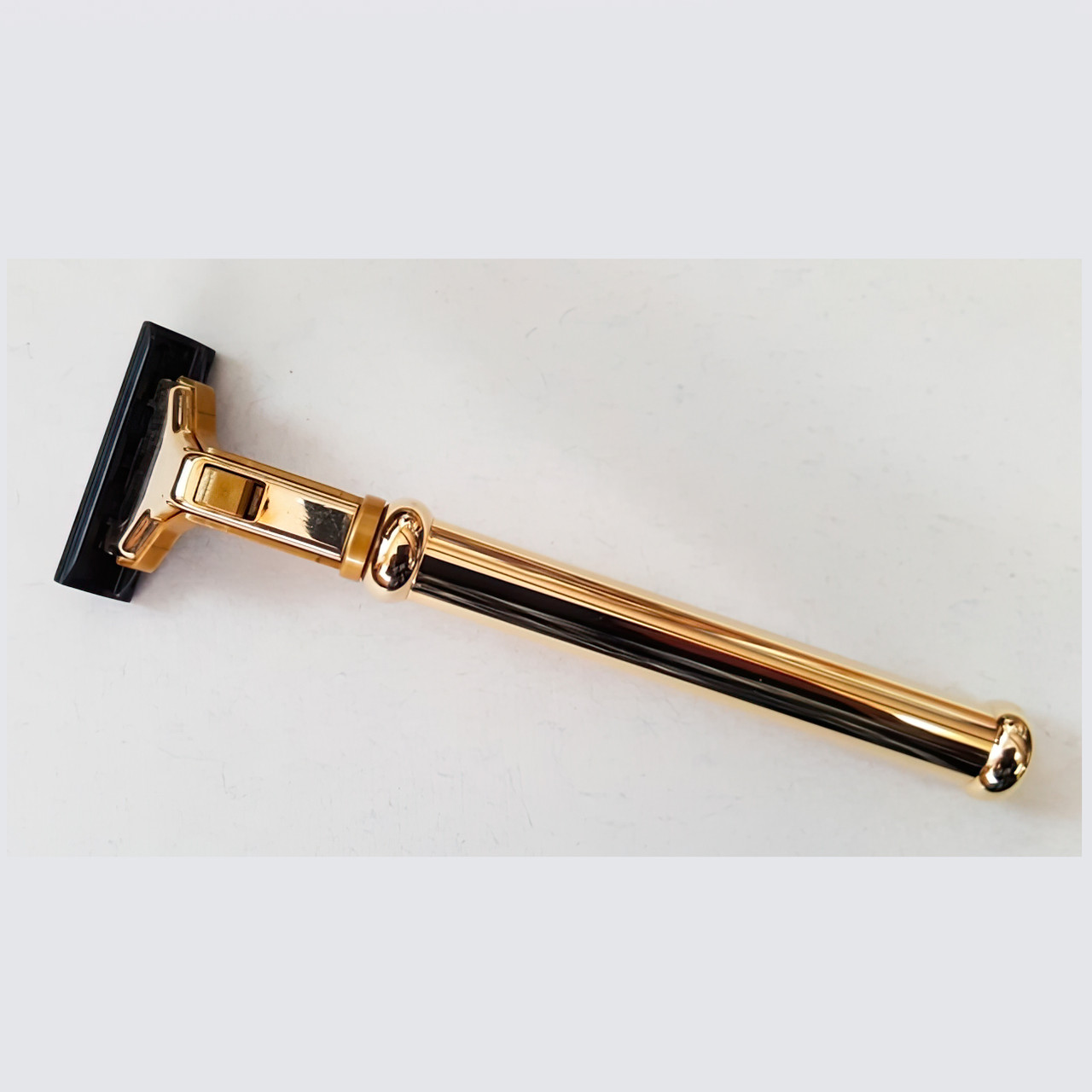 Gold Plated Bulbous Handle Atra Cartridge Razor -Seconds