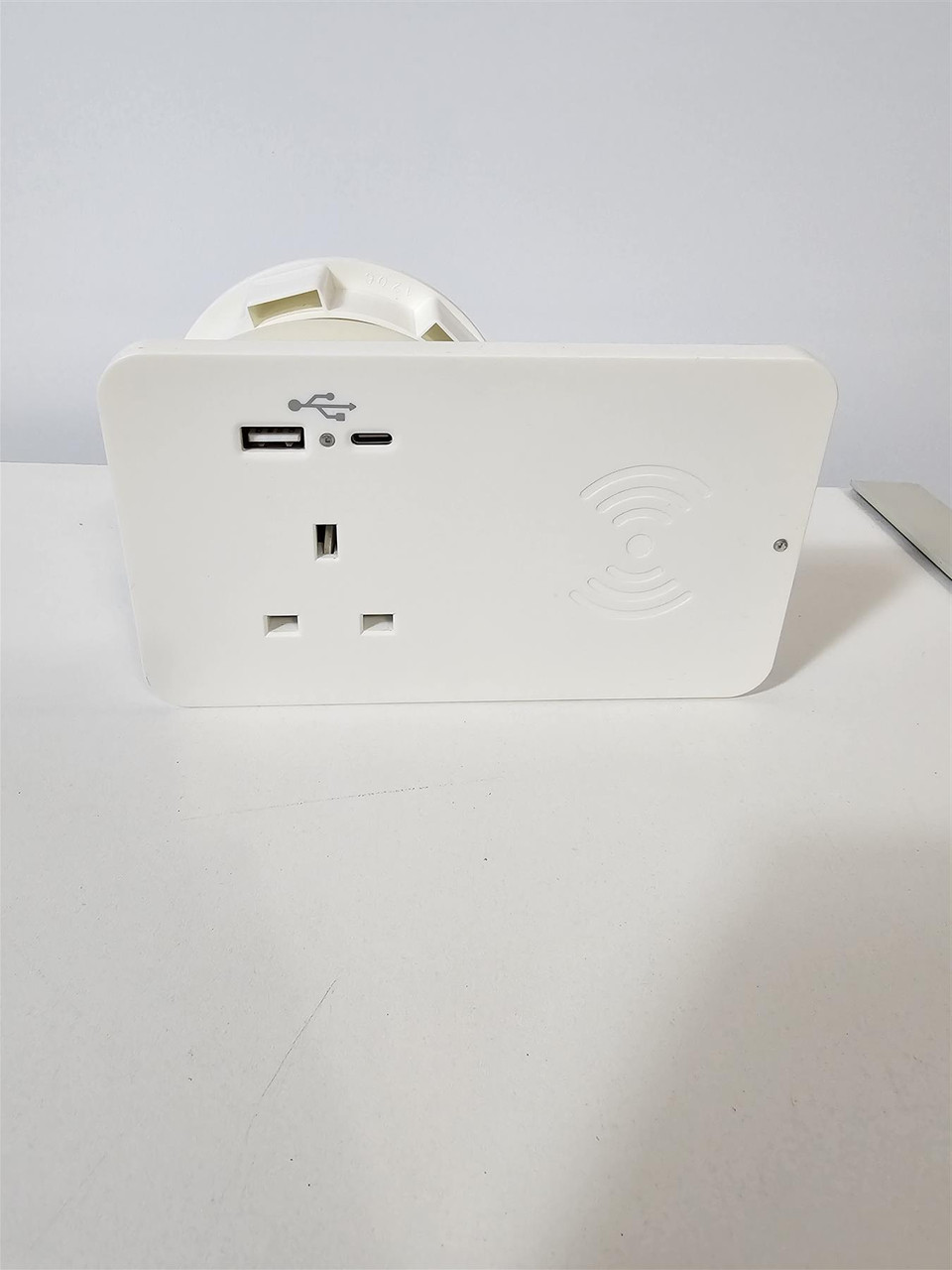 Workstories SOURCETEC White Powered Desk Insert (0D3-918-FF1) - TRACOuk