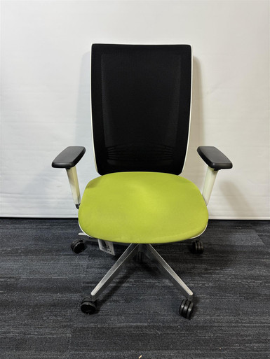 Pledge White And Green Operator chair (911-9A2-A89) - TRACOuk
