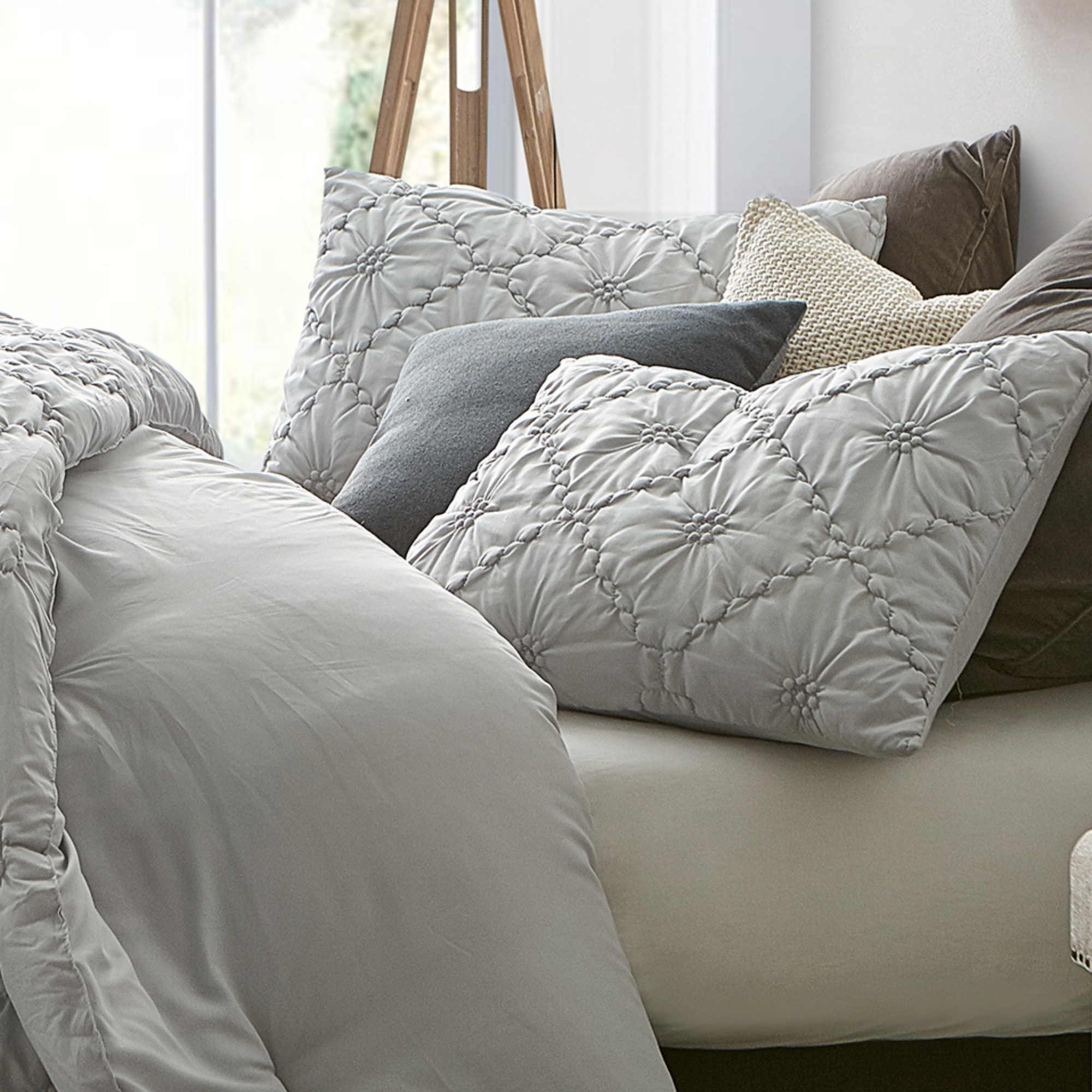 FARMHOUSE MORNING - GLACIER GRAY