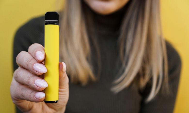 How to Use a Vape Pen: A Beginner's Guide to Vape Safely - Vape More Inc