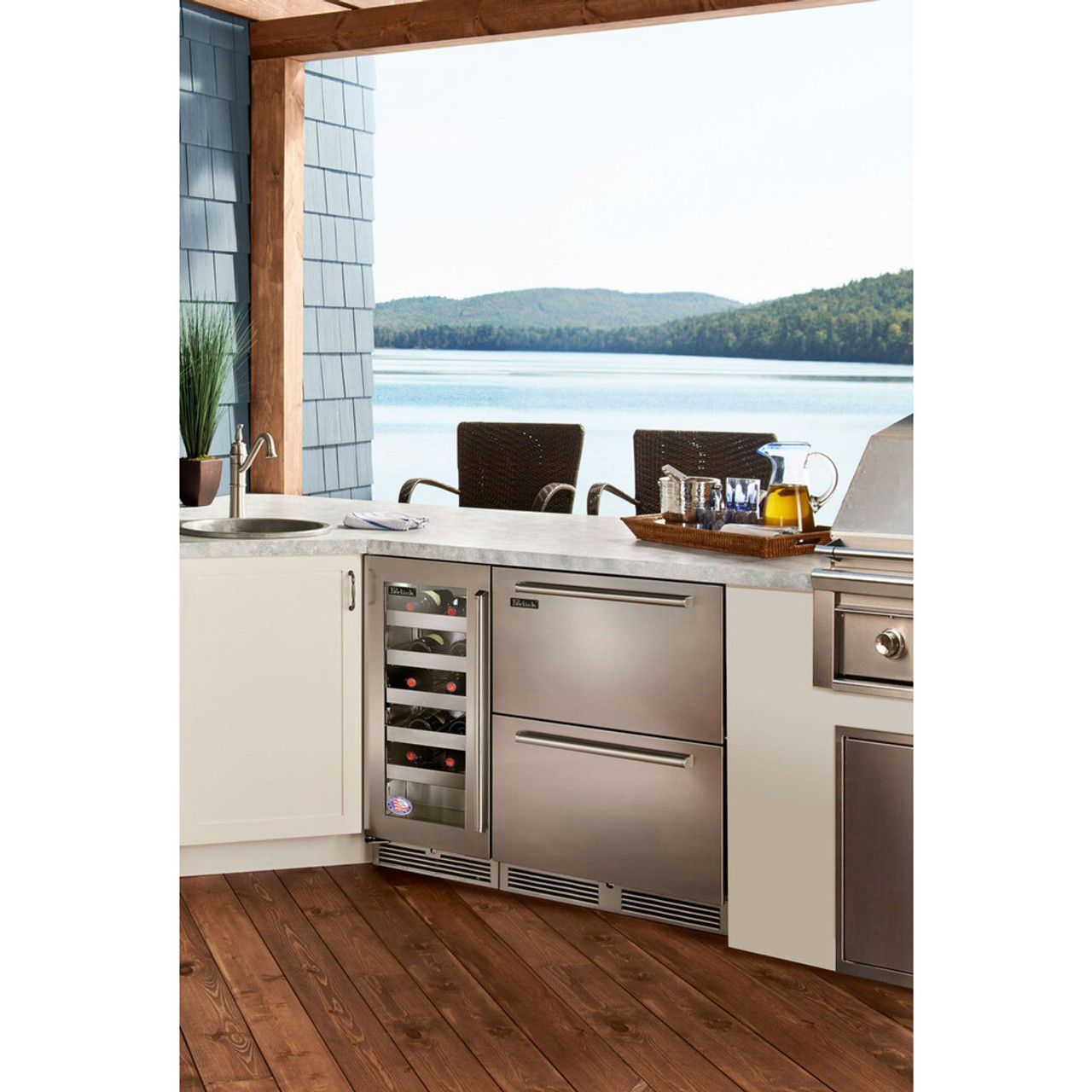 Perlick 15 Signature Series Outdoor Marine Grade Beverage Center With
