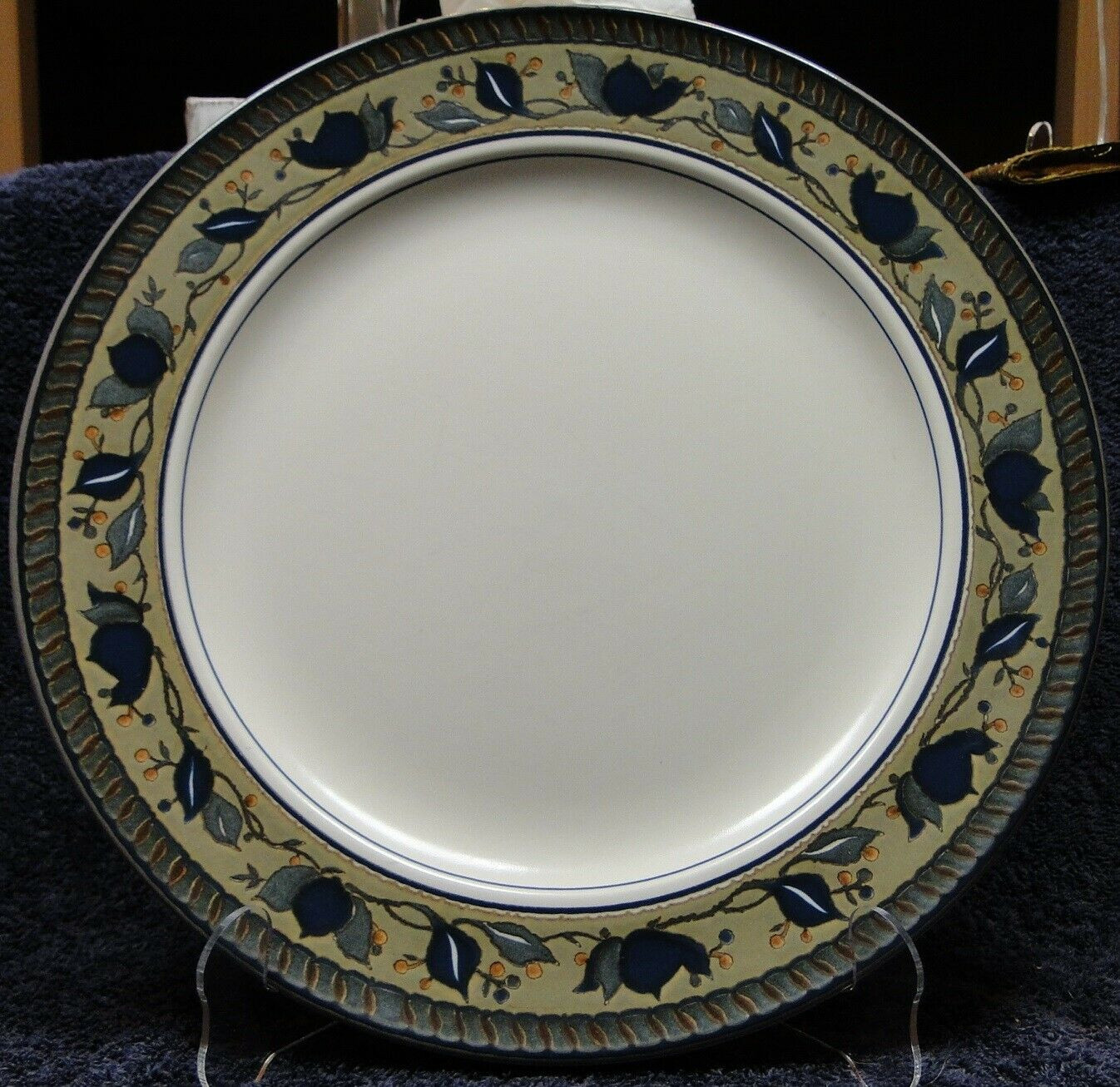 Mikasa Intaglio Arabella Chop Plate Platter 12 5/8" CAC01 | DR Vintage ...
