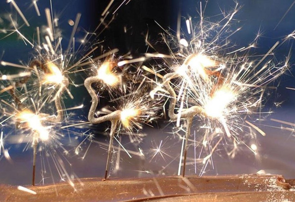 Mini Gold Star Sparklers - Pack of 4 | Little Obsessed