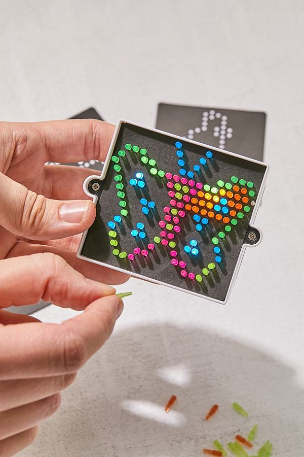 World's Smallest Lite Brite - Little Obsessed