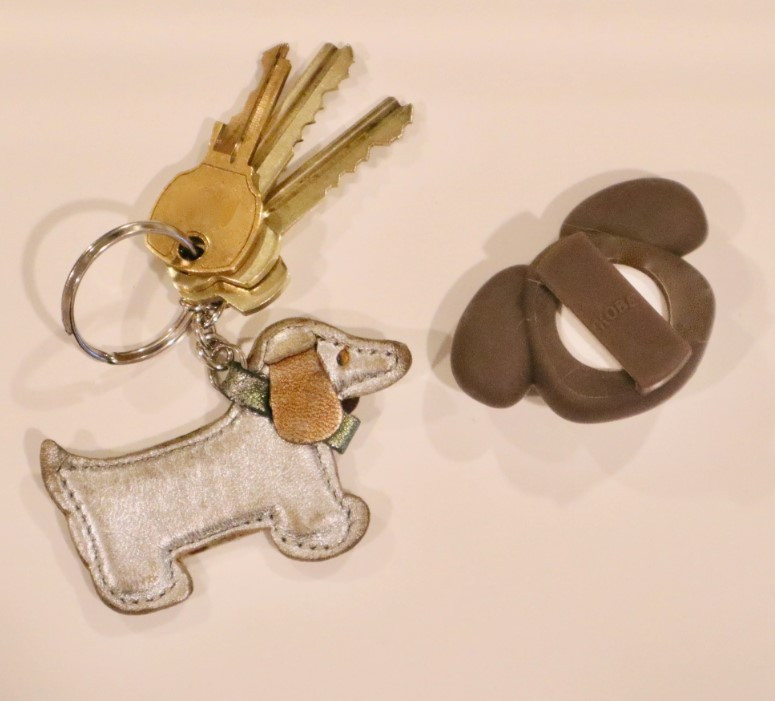 Kobe Pet Air Tag Holder - Little Obsessed