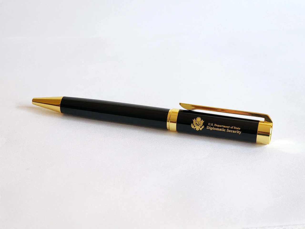 New Executive Black/Gold Ballpoint Pen/Diplomatic Security Logo with ...