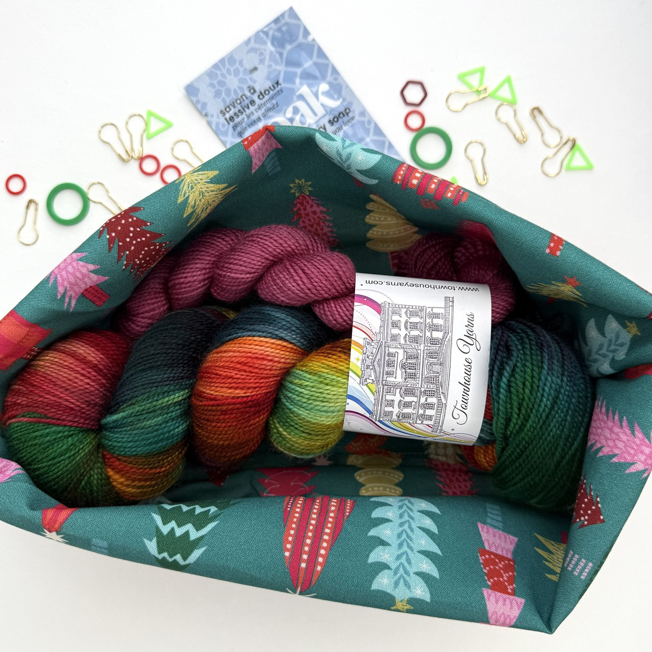 SSYC Christmas Cracker Knit Kit - Simply Socks Yarn Company