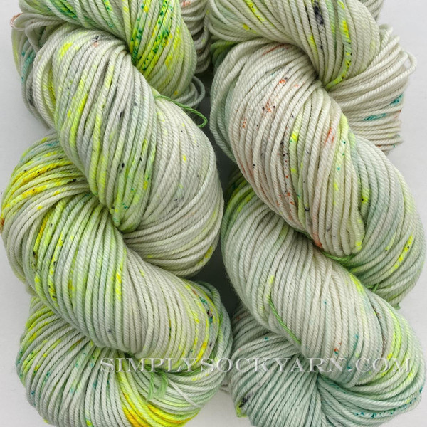 MT Vintage Bone Coral - Simply Socks Yarn Company