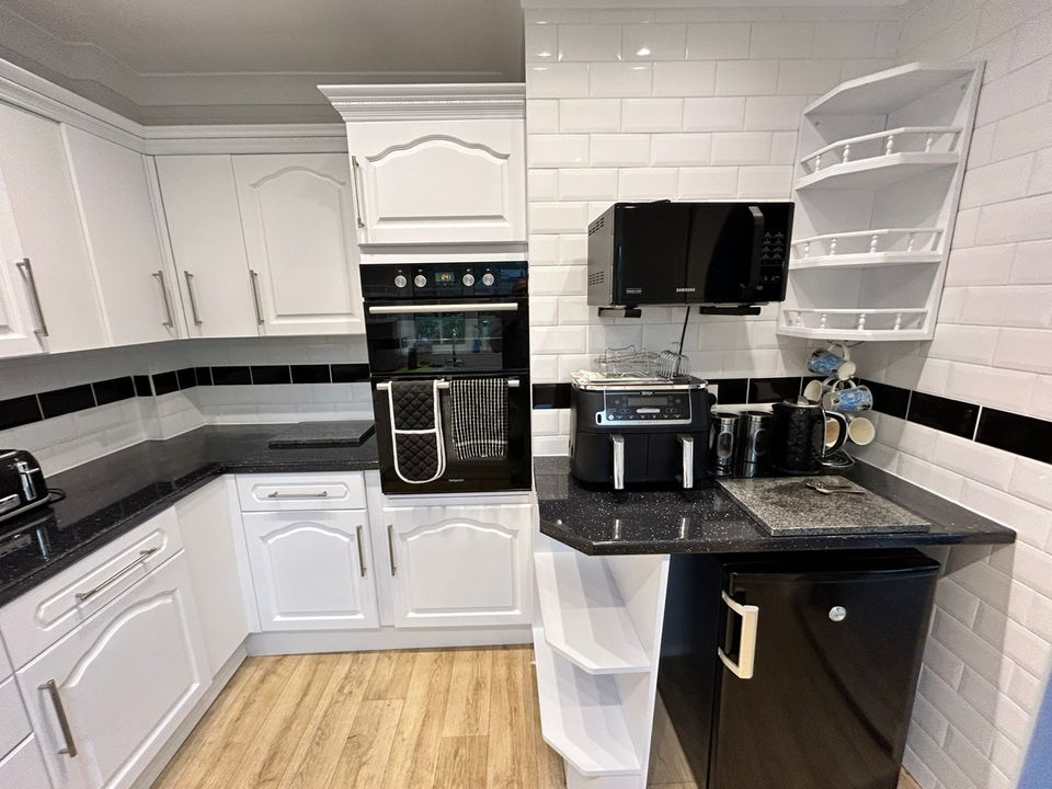 Flat Pack White Kitchen Cupboard Carcass Units 735mm (73.5cm) high ...
