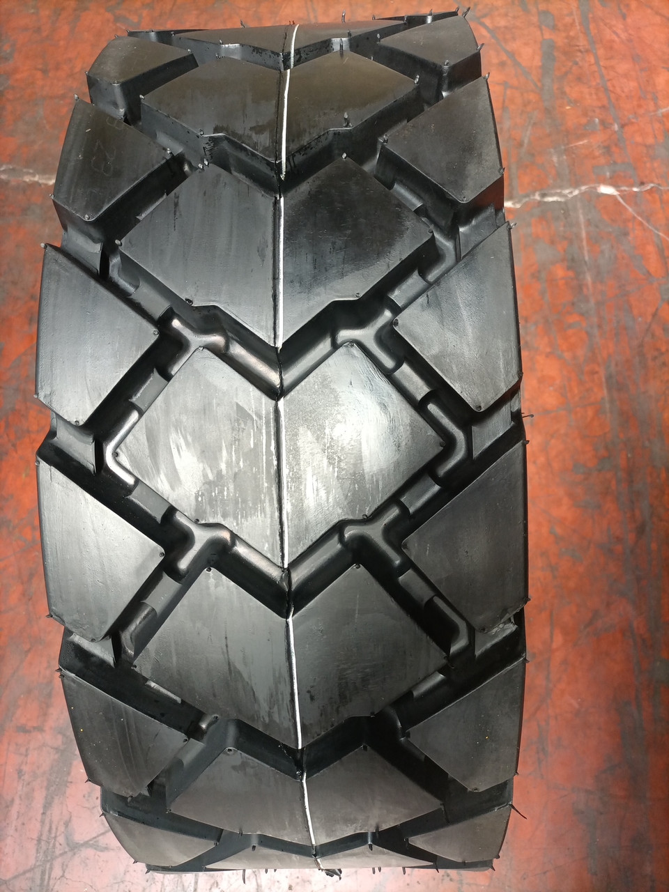 10-16.5 Skid Steer Loader Tubeless Tire w/Rim Guard 16 Ply Rating Super ...