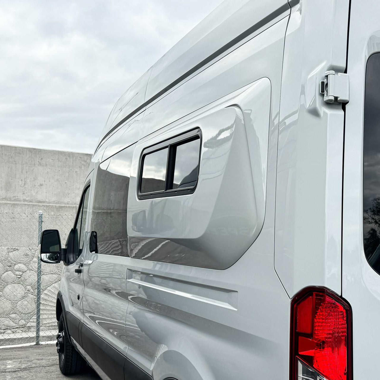 Transit Capsules (Window Version) – Efficient Traveling