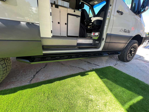 Touring Side Steps – Sprinter 2007+: Quality Side Steps