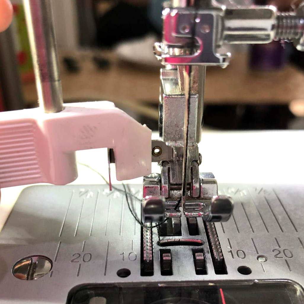 Needle Threader Hook Complete 1100 PRO www.Dualfeed.com.sg