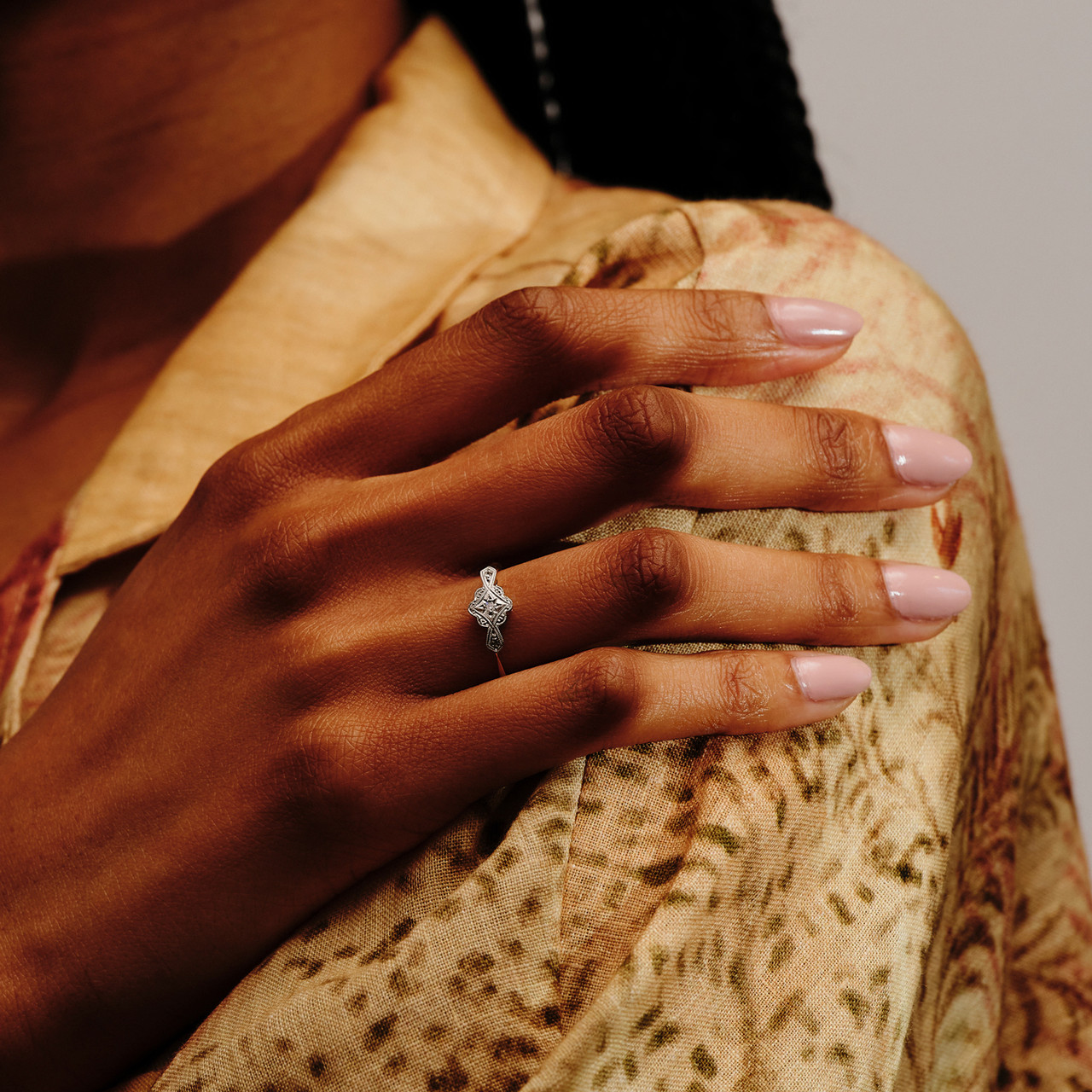 Gold & Platinum Engraved Milgrain Ring - Tomfoolery London