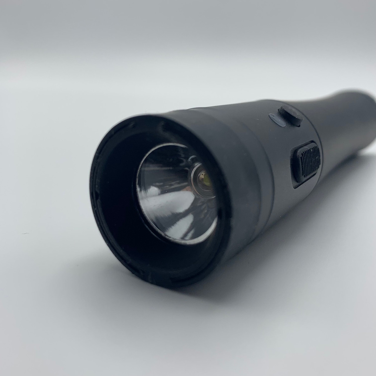 Damsel (Black) Flashlight (200 Lume) With Stun Gun - Pure Blades