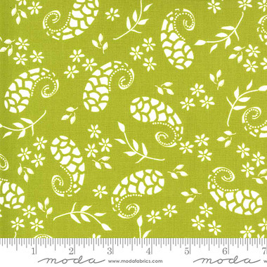 Balboa | Sherri & Chelsi | Moda Fabrics | 37592-13 Pistachio Paisley ...