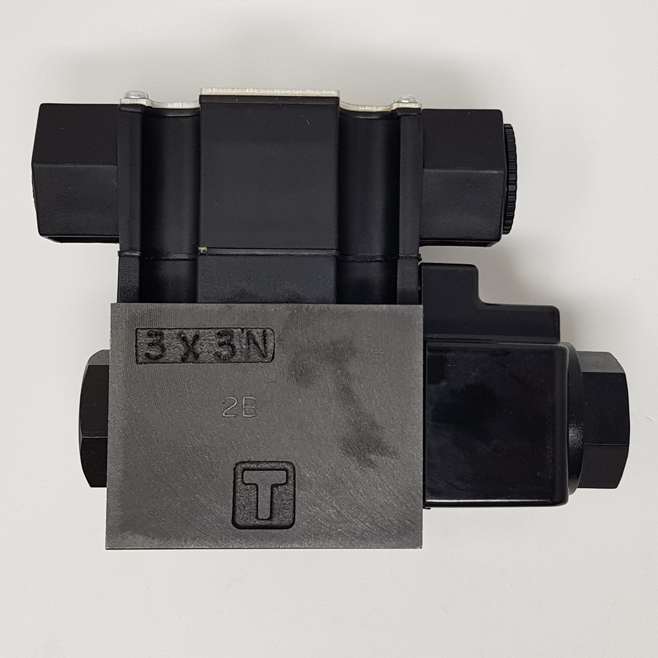 LS-G02-2BA-30-EN Daikin Solenoid Valve (AC100V, Low Watt, Terminal)