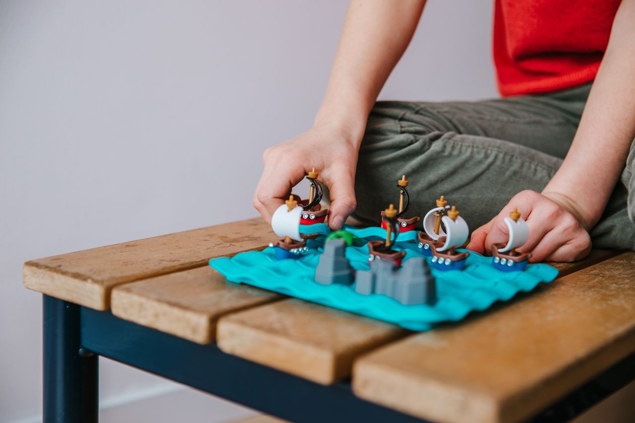 Smart Games Pirates Crossfire Game