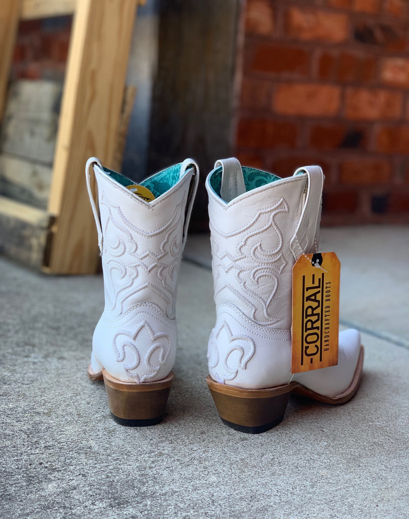 Corral White Embroidery Ankle Boot Z5071