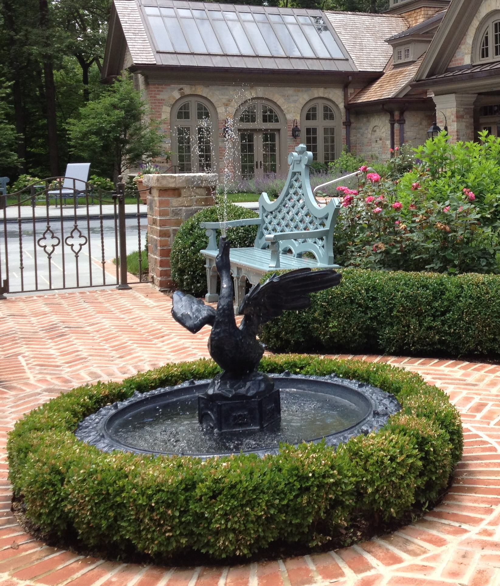 Goose Fountain, lead with aluminum basin - Kenneth Lynch and Sons