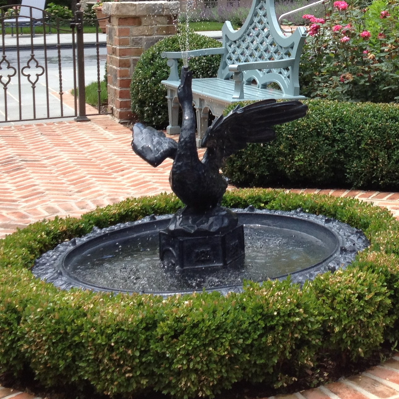 Goose Fountain, lead with aluminum basin - Kenneth Lynch and Sons