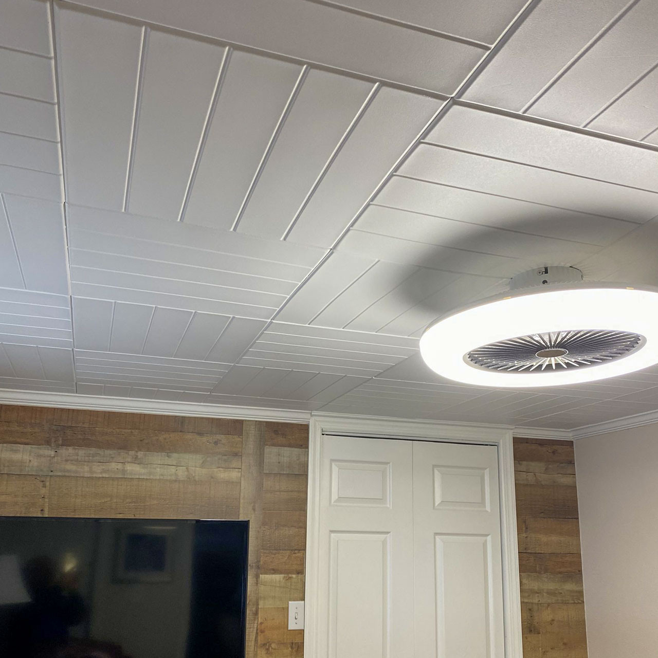 R104 Foam Ceiling Tiles Bundle covers 12x12 ft Room with Moldings ...