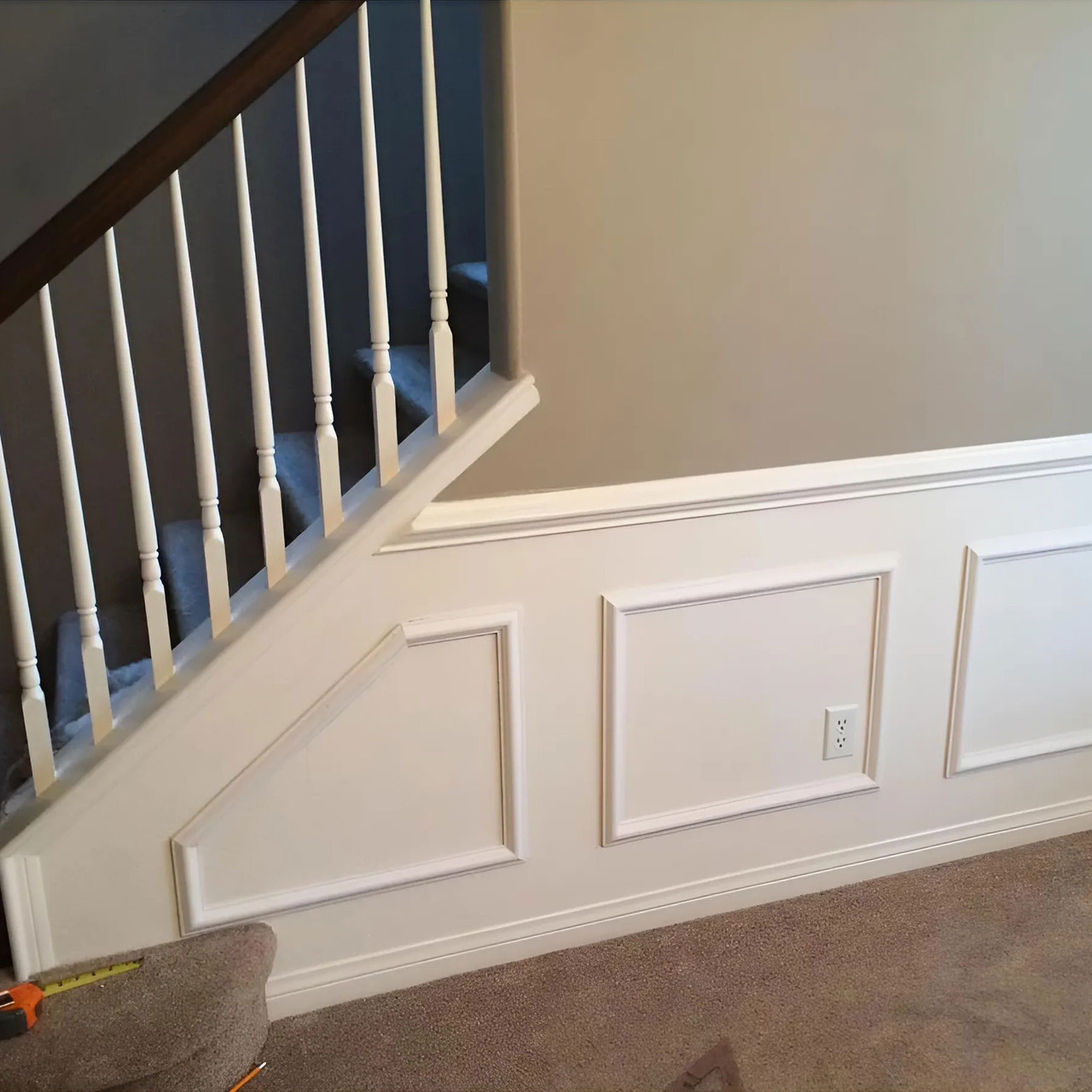 Endurathane Ashford Molded Classic Wainscot Wall Panel