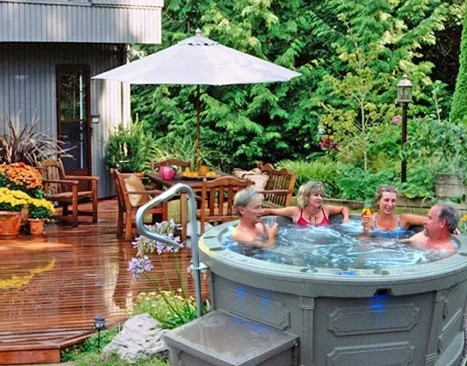 Roto Hot Tub Spa 6.5 ft round (seats 5 , 1 pump ) plug and play 120 v ...