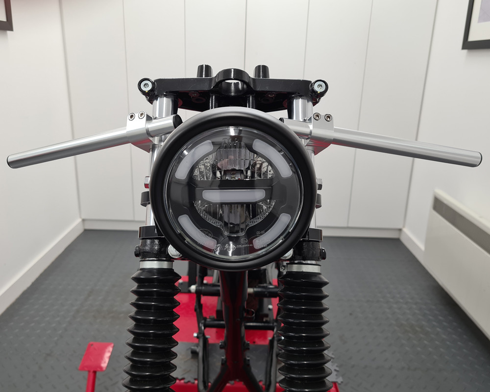LED Motorbike 6.5" Headlight - Black 12V for Retro Cafe Racer ...