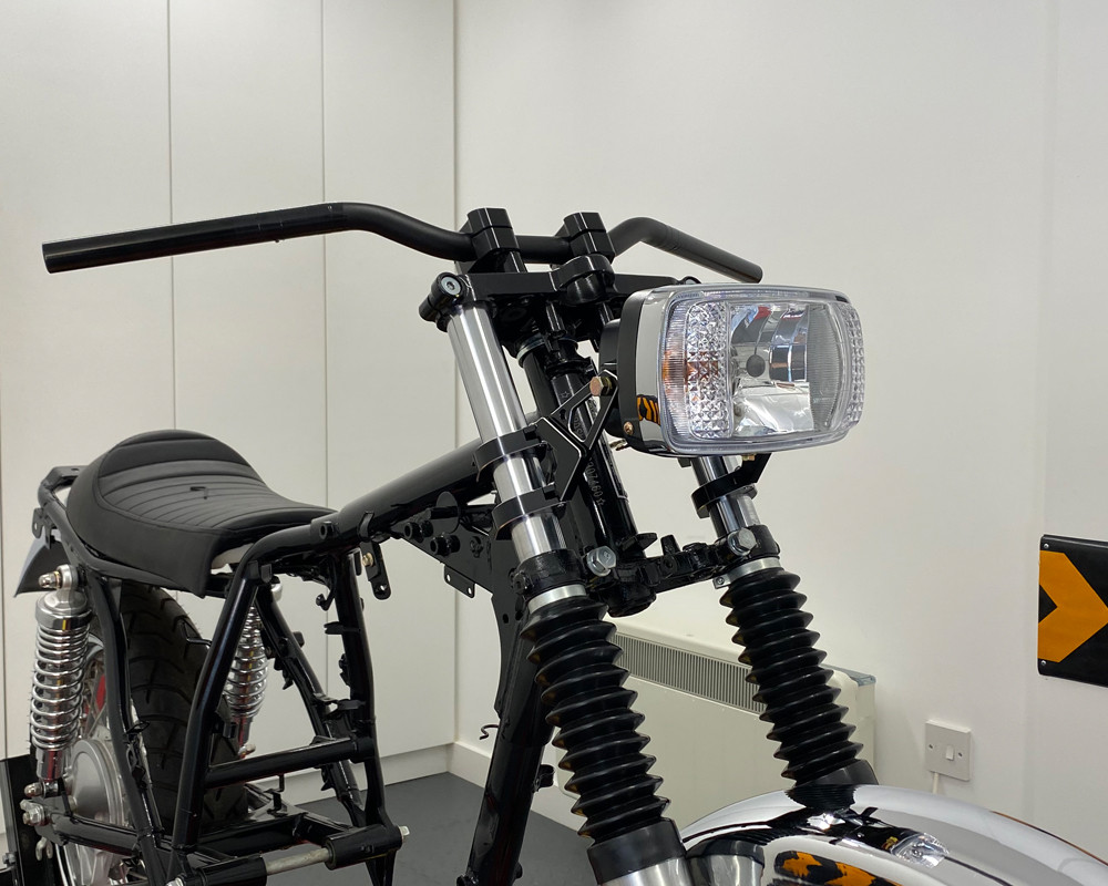 Motorcycle Headlight with Integrated Indicators for Honda CB 125 TD ...