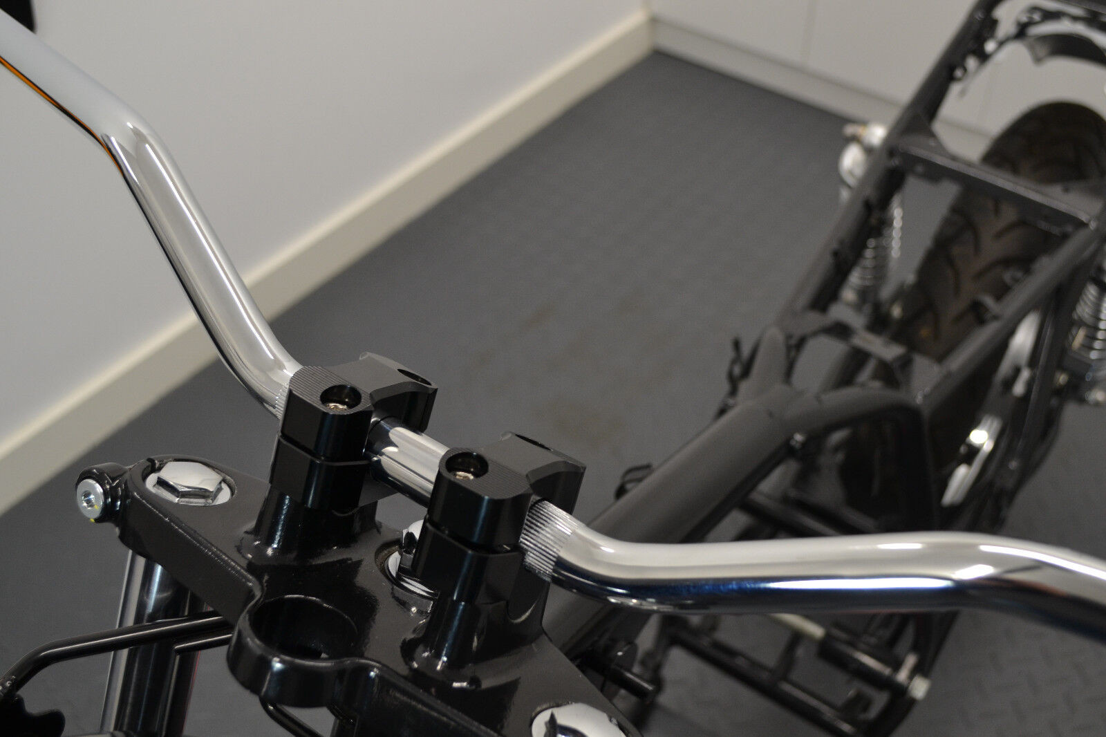 Chrome Motorbike Drag Handlebars - 22mm (7/8") for Scramblers ...
