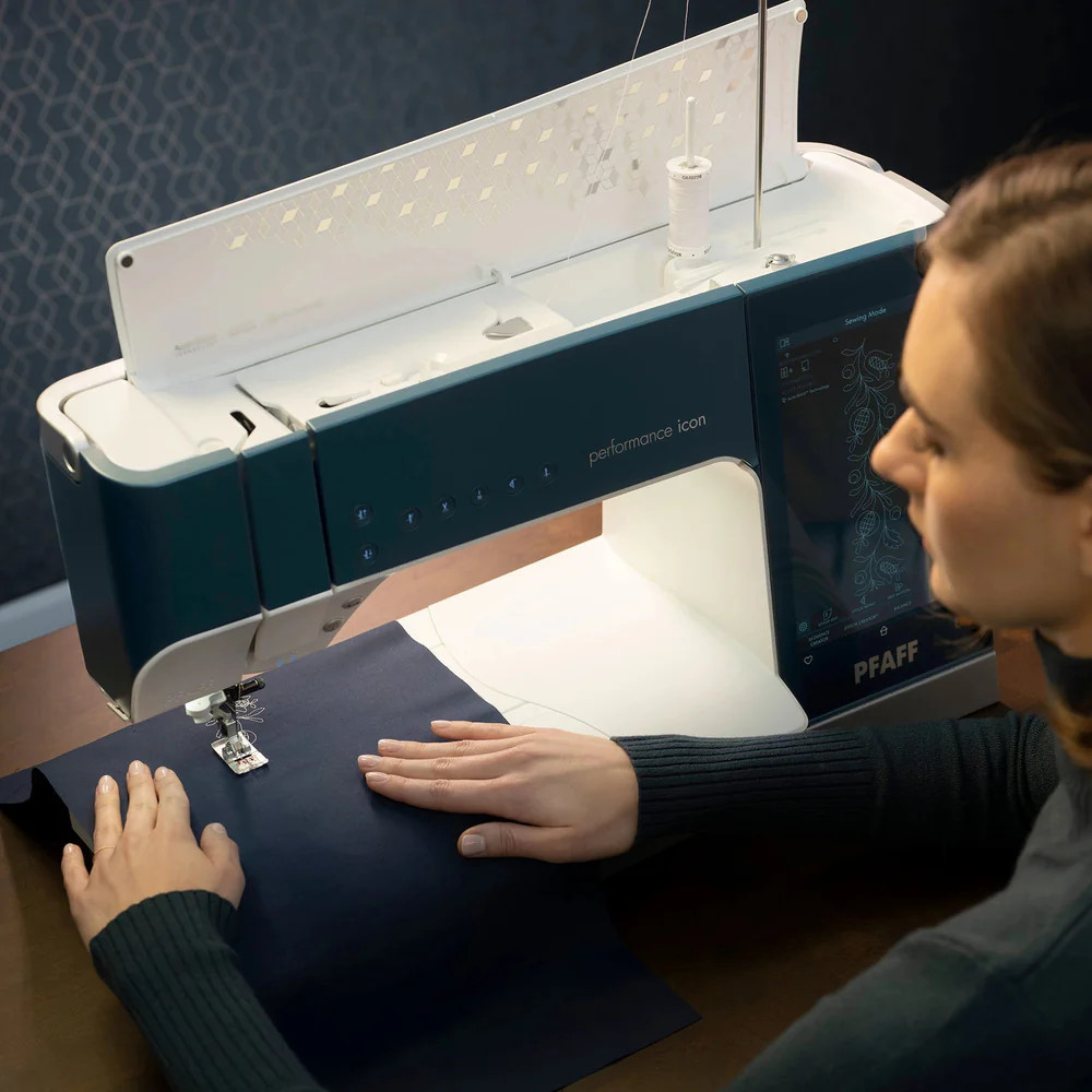 Pfaff Performance Icon | Sewing & Embroidery Machine