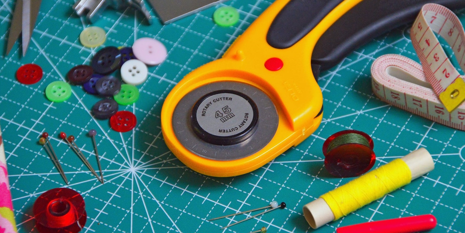 10 Must-Have Sewing Machine Accessories and What They Do - Premier ...