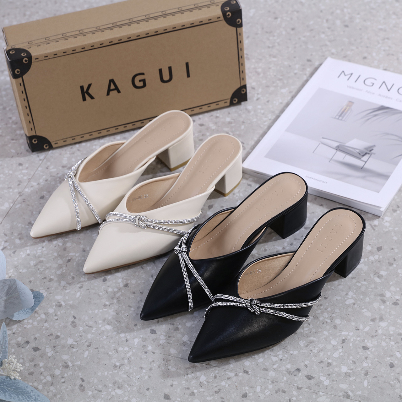 Mae Black Mules - Kagui