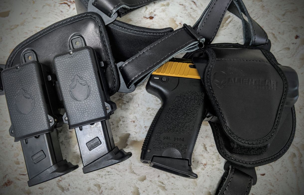 Alien Gear Black Leather Shoulder Holster for the H&K UPS Compact ...