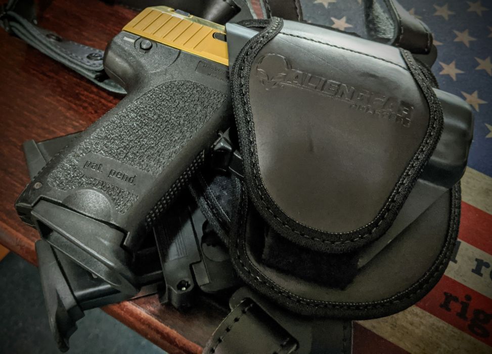 Alien Gear Black Leather Shoulder Holster for the H&K UPS Compact ...