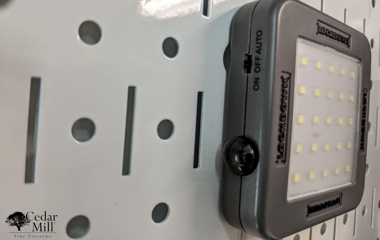 Review of the Lockdown - Automatic Cordless 25 LED Vault Light - Cedar ...