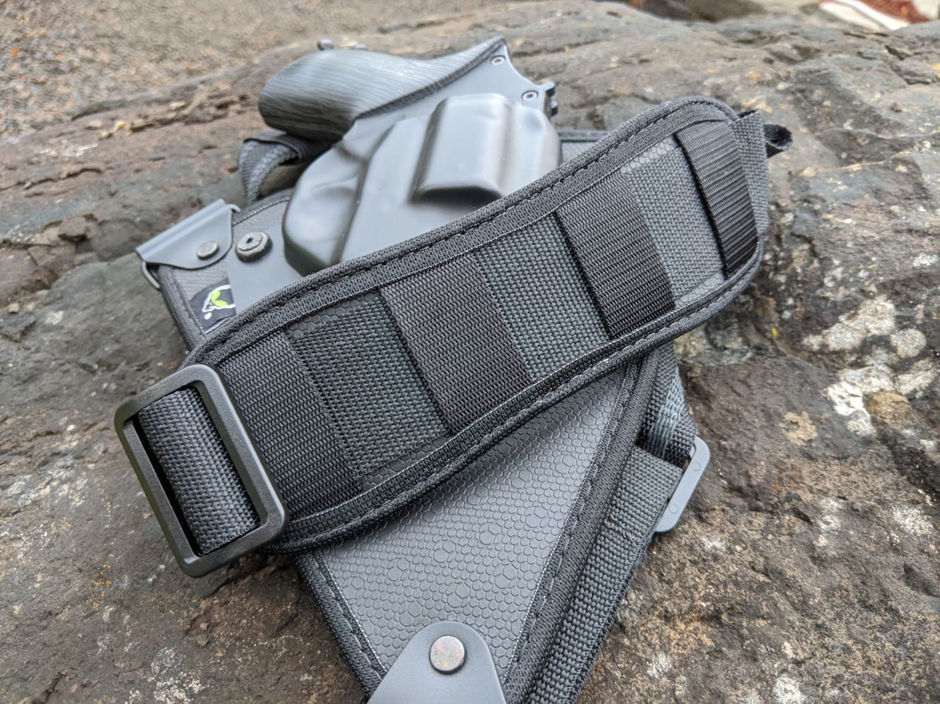 A review of the Alien Gear Cloak Chest Holster for the Chiappa Rhino ...