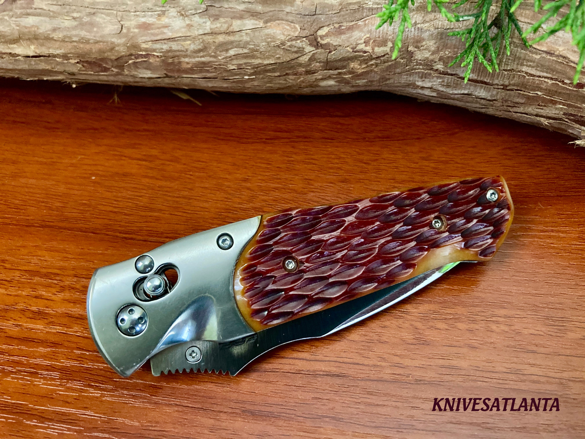 SOG Arcitech - Titanium / Jigged Bone