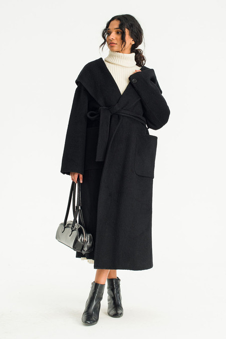 Chiyo Soft Seamless Robe, Black