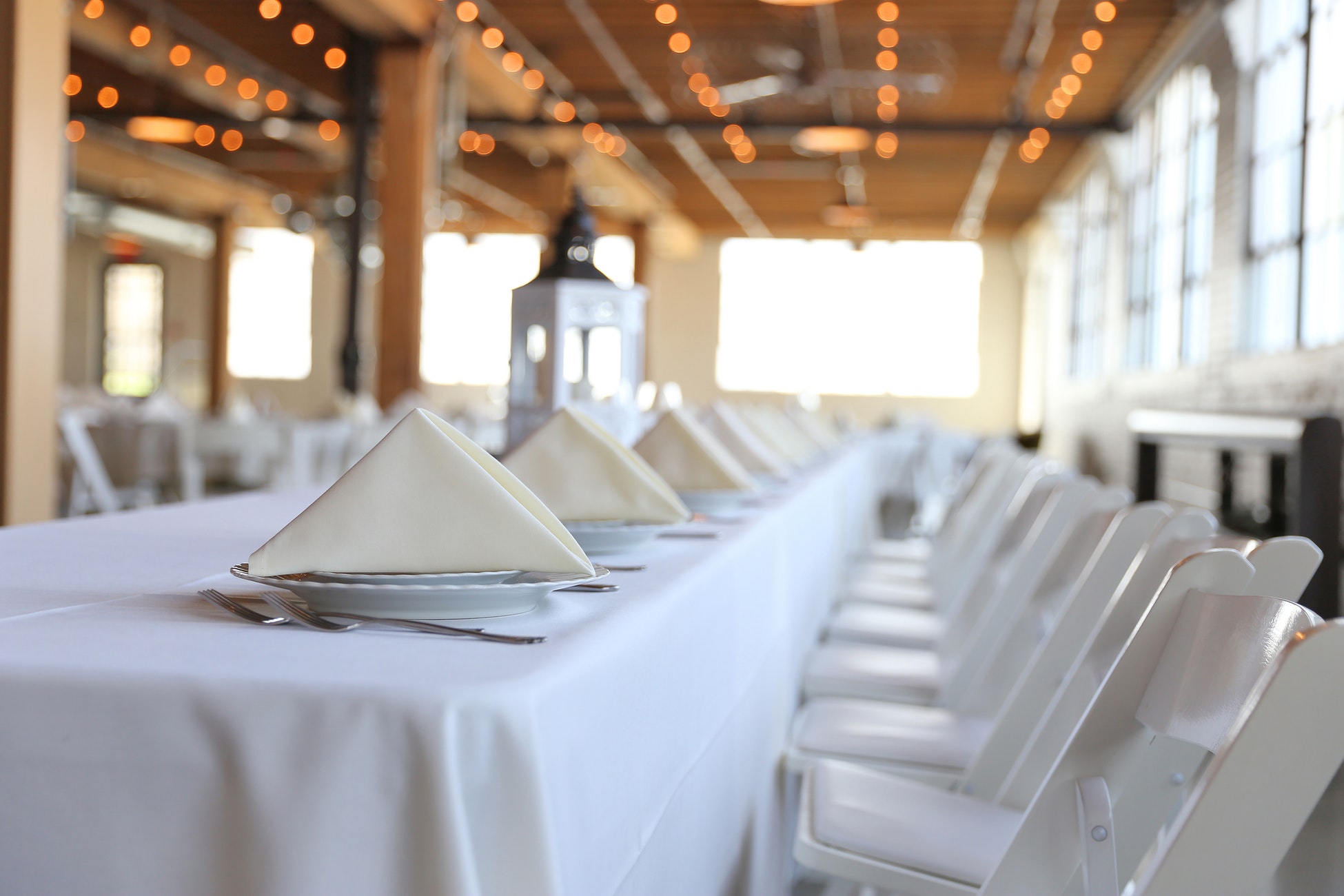 Everything You Need to Know About Choosing the Best Catering Linens ...