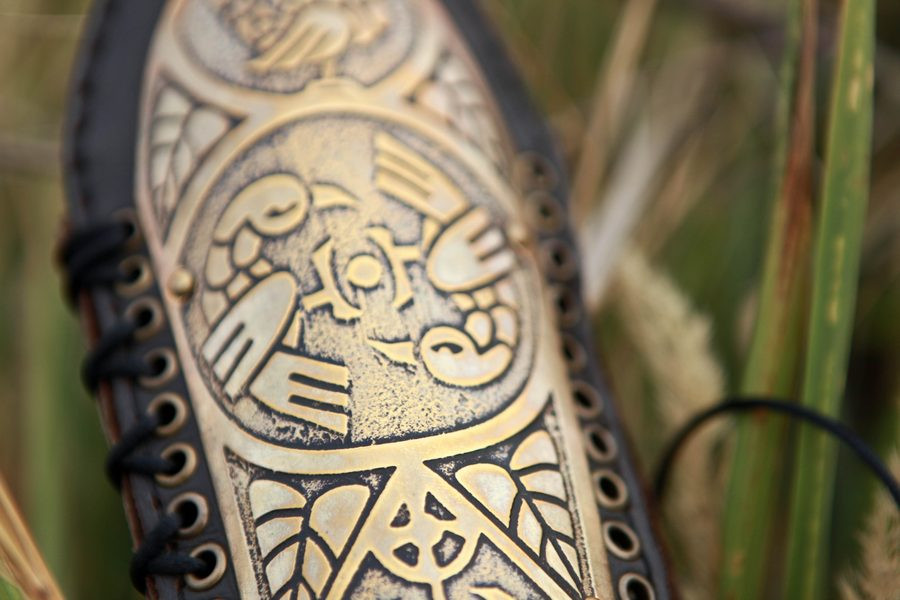 Bowman Bracer Etched Armor