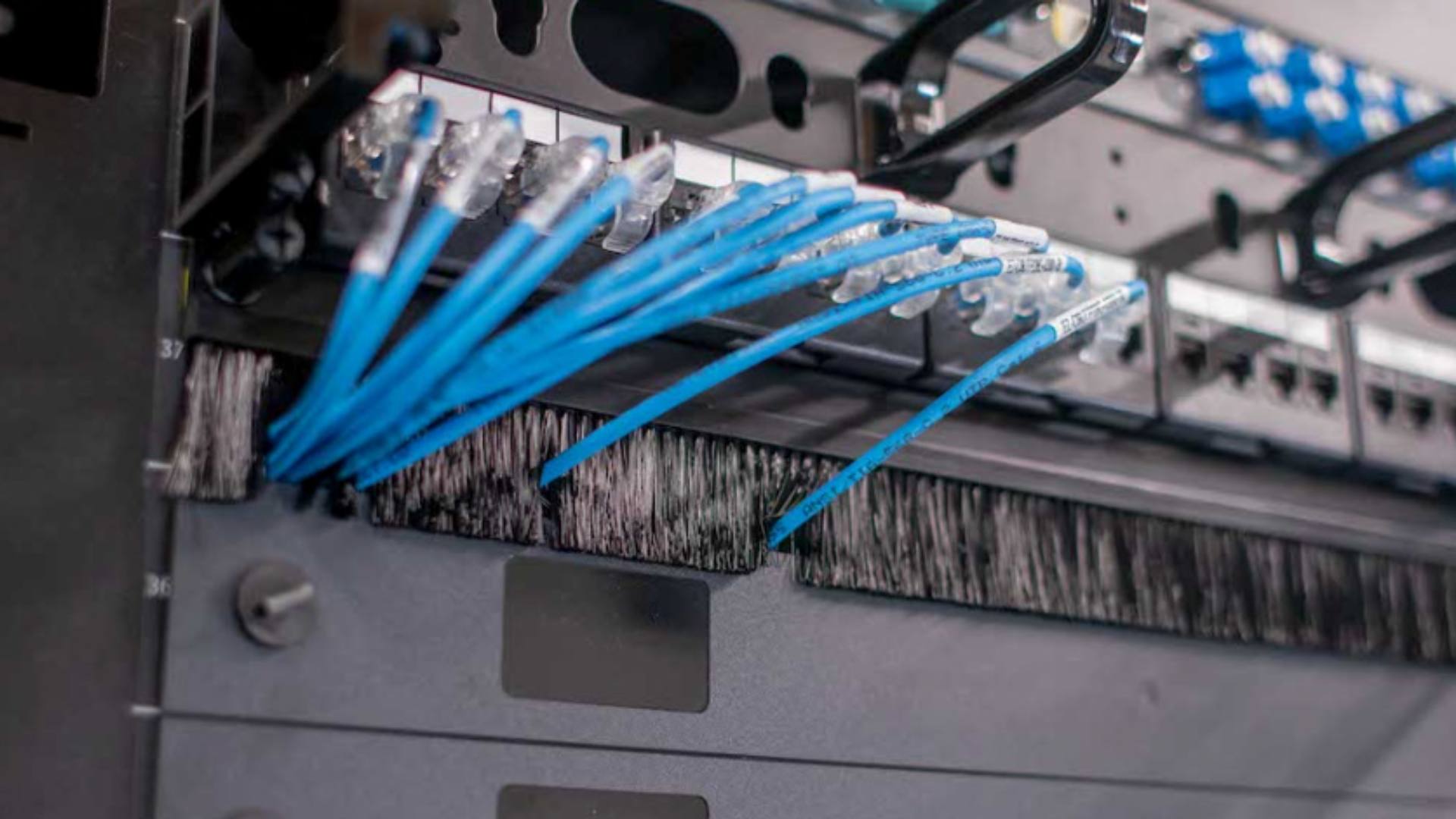 What are Brush Panels and Why Are They Essential for Your Server Rack ...