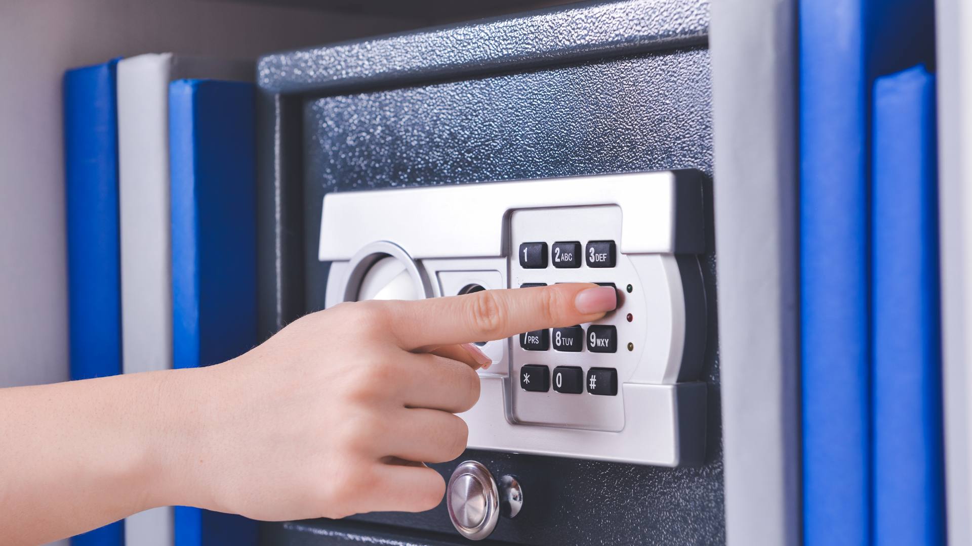 A Guide to Finding the Right Security Lock Box - Rackfinity.com